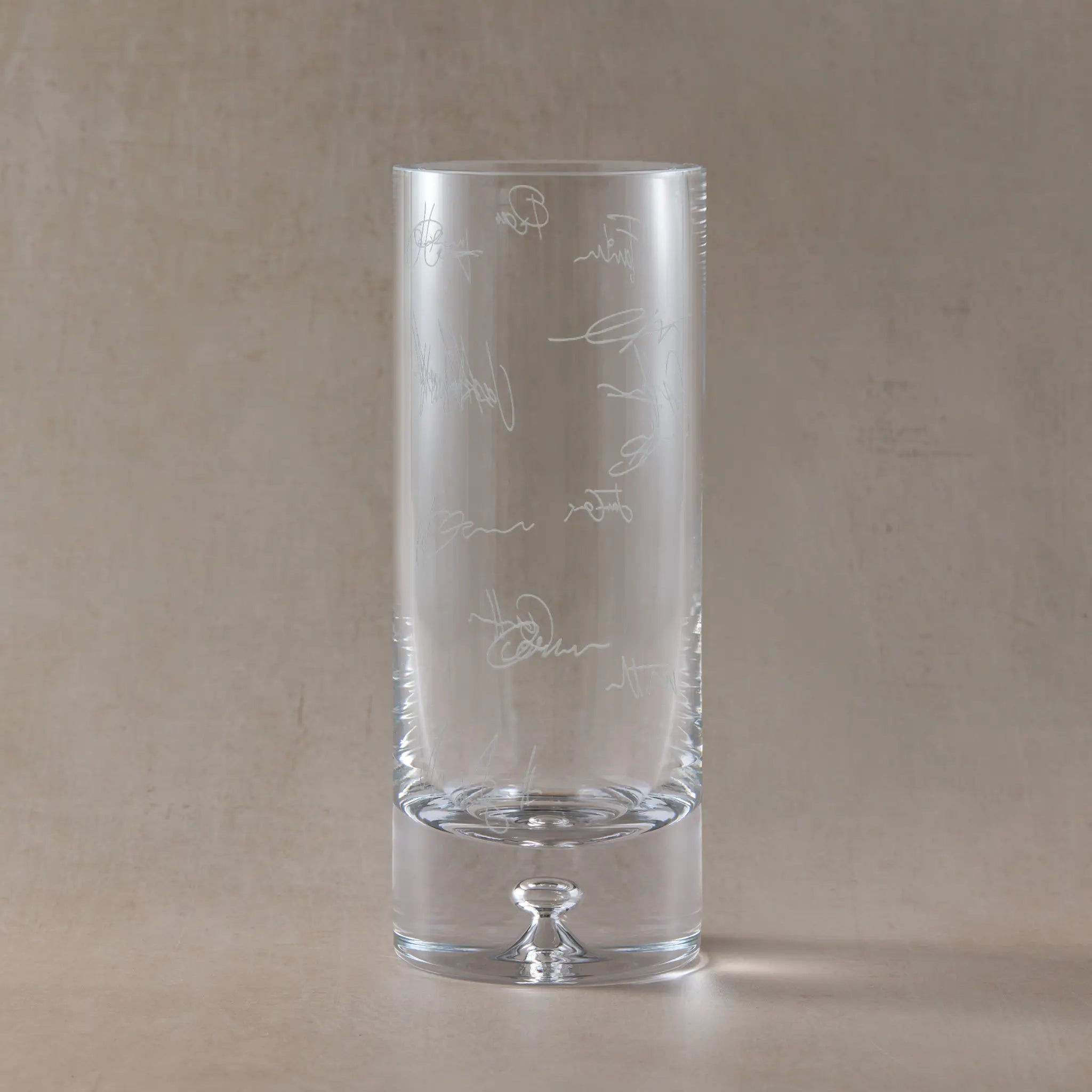 Engraved Handwritten Signatures Vase – Engraved Glass Design